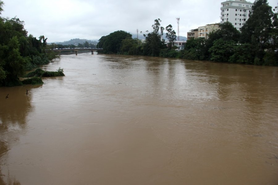Rio Tubarão transborda na região da Madre - Notisul