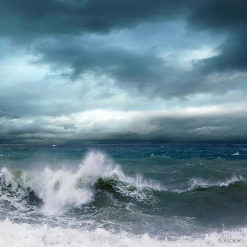 Passagem de ciclone extratropical deixa o mar agitado e provoca fortes ...